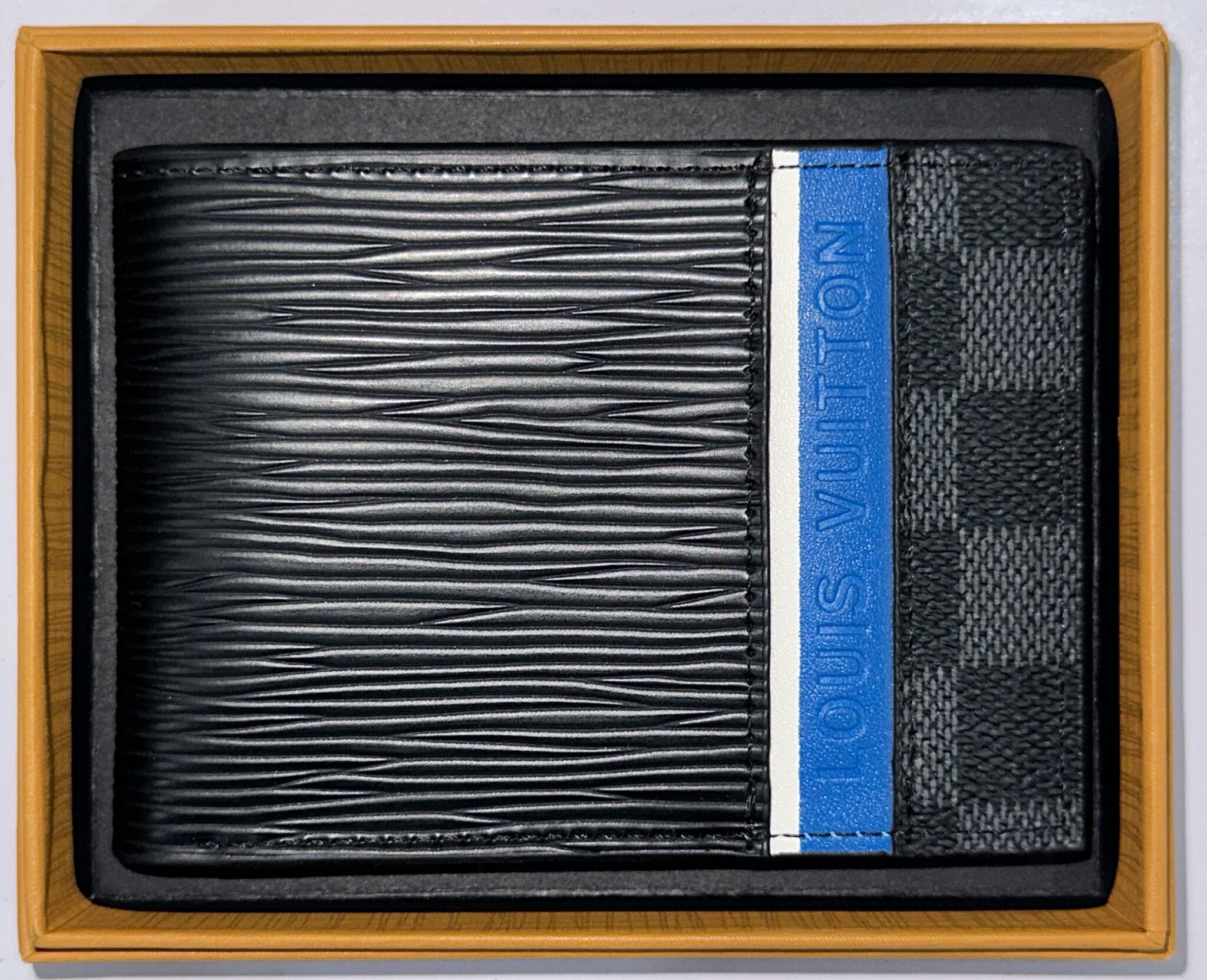 Louis Vuitton Wallet – Brandedkicks.pk